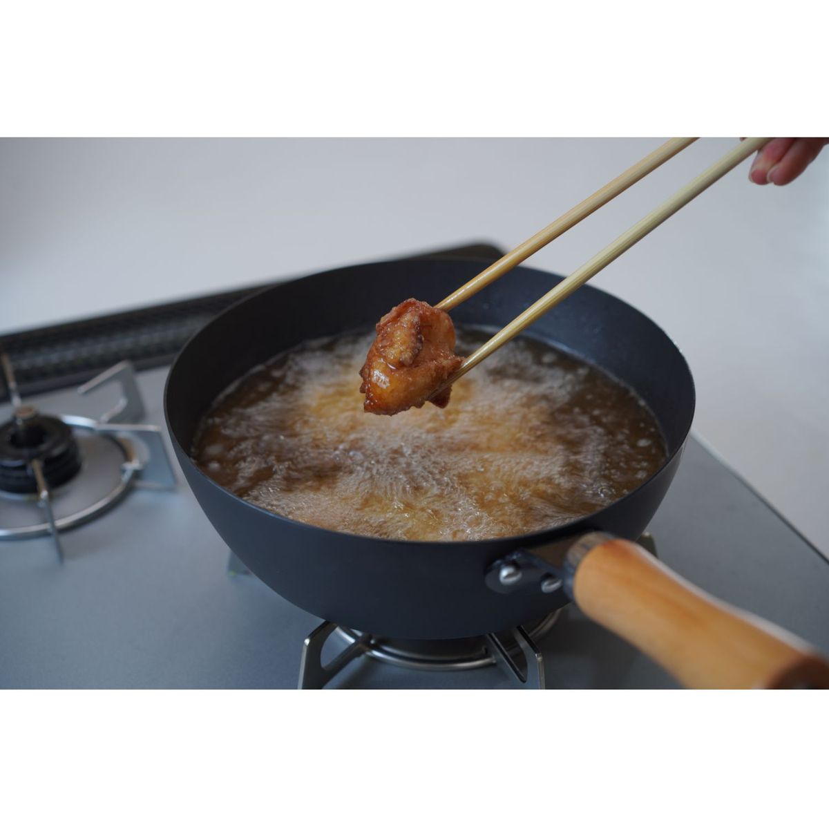 ひかりTVショッピング | 窒化鉄 深型 いため鍋 「永良」 24cm ガス火・IH対応 空焚き不要 長持ち フライパン RB-3281｜和平フレイズ